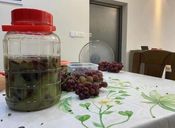 家庭自制葡萄酒的简单做法_如何消毒容器-第2张图片-山城妙识