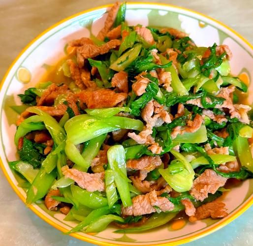 白菜肉丝炒饭怎么做_家常白菜肉丝炒饭技巧-第1张图片-山城妙识