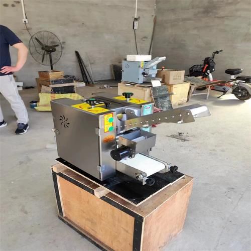 馄饨皮机器多少钱一台_家用小型馄饨皮机价格-第1张图片-山城妙识