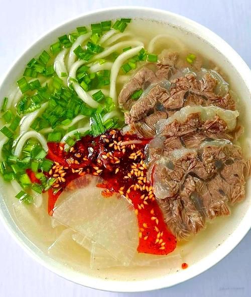 清汤牛肉面怎么做才好吃_汤头如何熬出牛骨香-第2张图片-山城妙识