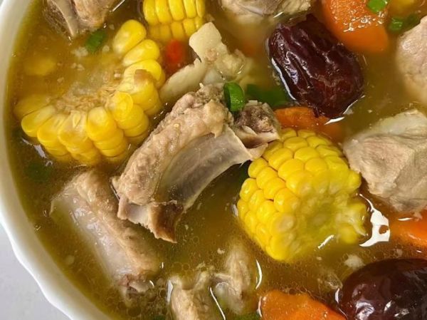 夏天炖排骨汤放什么配菜_排骨汤夏天搭配什么蔬菜-第3张图片-山城妙识