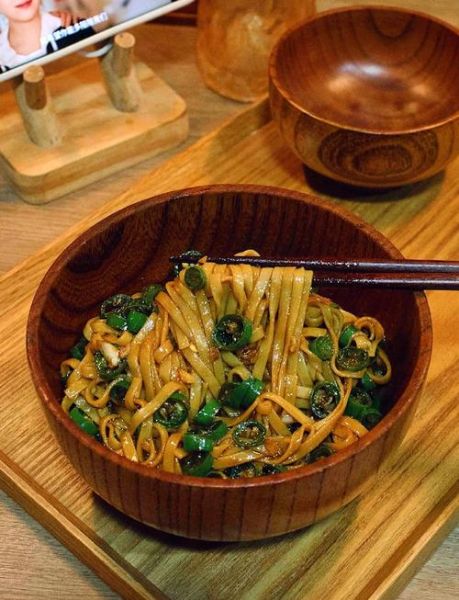 挂面怎么炒不粘锅_家常挂面炒法-第2张图片-山城妙识 挂面怎么炒不粘锅_家常挂面炒法-第2张图片-山城妙识