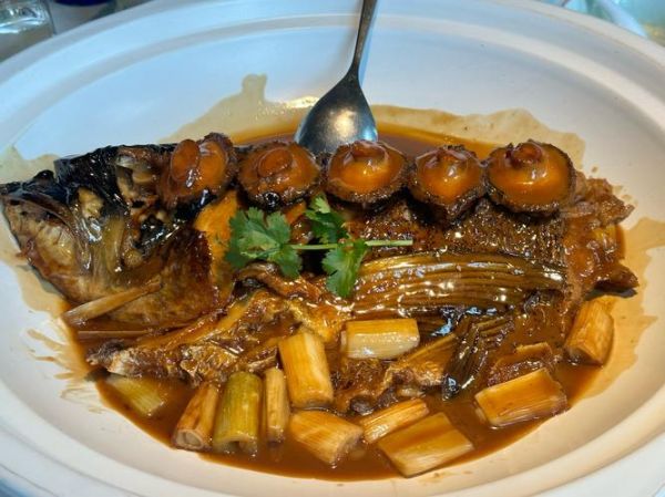 烧鱼头怎么做_鱼头怎么烧才入味-第3张图片-山城妙识