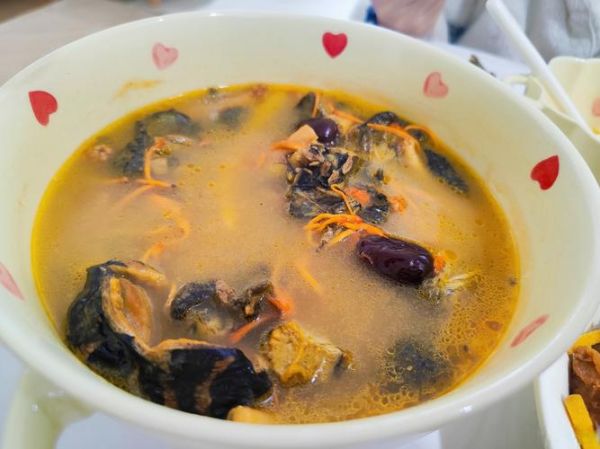 乌骨鸡汤禁忌人群_哪些人不宜喝乌骨鸡汤-第3张图片-山城妙识