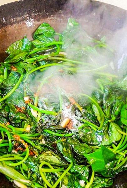 炒红薯叶不变黑的窍门_为什么红薯叶一炒就发黑-第2张图片-山城妙识 炒红薯叶不变黑的窍门_为什么红薯叶一炒就发黑-第2张图片-山城妙识