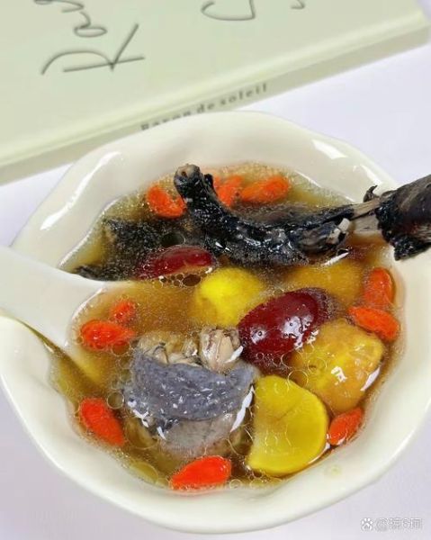 乌鸡汤加什么食材_乌鸡汤搭配什么食材最营养-第2张图片-山城妙识