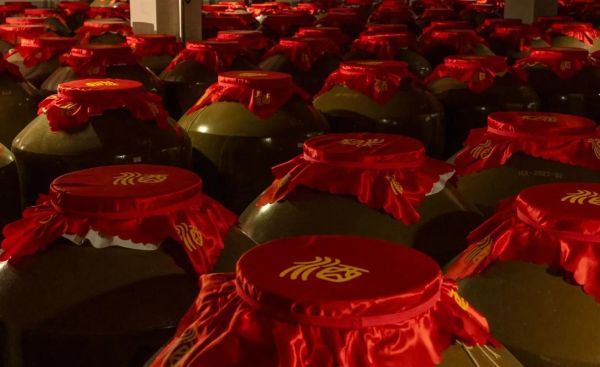 坛子酒怎么打开_坛装酒开启方法-第1张图片-山城妙识 坛子酒怎么打开_坛装酒开启方法-第1张图片-山城妙识