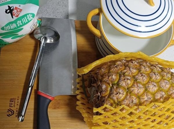 菠萝为什么要用盐水泡_泡多久可以吃-第3张图片-山城妙识 菠萝为什么要用盐水泡_泡多久可以吃-第3张图片-山城妙识