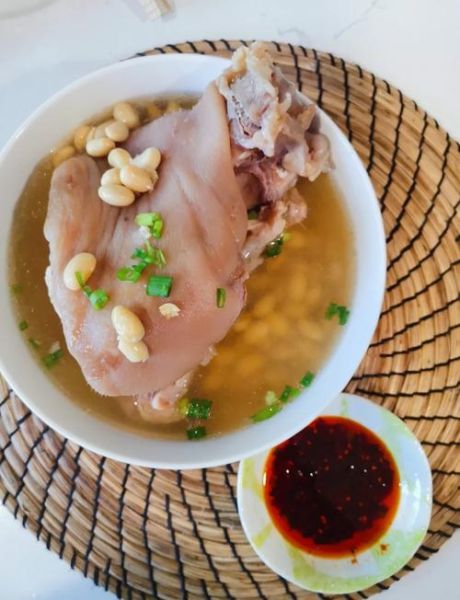 猪肘子炖汤怎么炖才好吃_猪肘子炖汤的做法大全-第3张图片-山城妙识