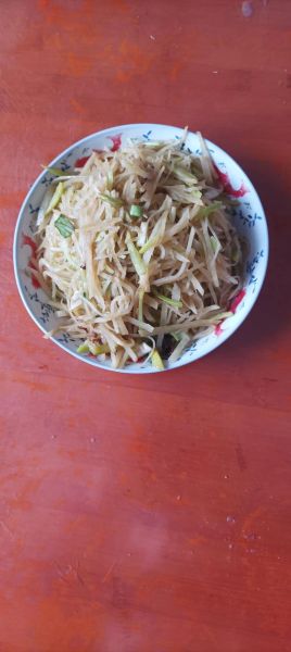 蒜苔炒土豆丝怎么做_蒜苔土豆丝的家常做法-第3张图片-山城妙识 蒜苔炒土豆丝怎么做_蒜苔土豆丝的家常做法-第3张图片-山城妙识
