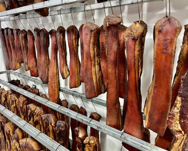 正宗腊肉一斤多少盐_腊肉腌制盐比例是多少-第3张图片-山城妙识