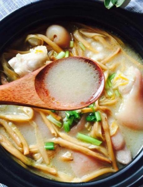 干黄花菜烧汤的做法_干黄花菜烧汤需要焯水吗-第1张图片-山城妙识 干黄花菜烧汤的做法_干黄花菜烧汤需要焯水吗-第1张图片-山城妙识