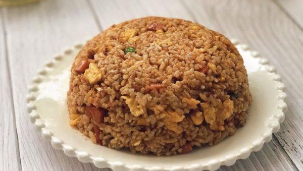 酱油炒饭最简单的做法窍门_怎么炒才粒粒分明-第2张图片-山城妙识