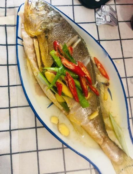 清蒸黄鱼怎么做宝宝吃_清蒸黄鱼宝宝辅食窍门-第1张图片-山城妙识