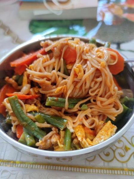 豆角西红柿焖面怎么做_豆角焖面用干面还是湿面-第1张图片-山城妙识 豆角西红柿焖面怎么做_豆角焖面用干面还是湿面-第1张图片-山城妙识