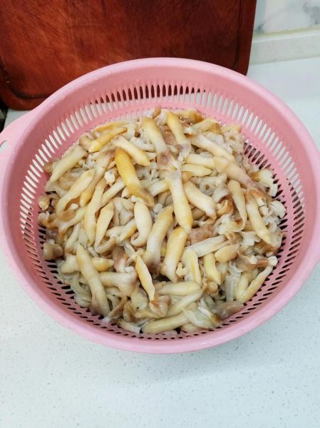 爆炒蛏子干怎么做_蛏子干需要泡发多久-第2张图片-山城妙识
