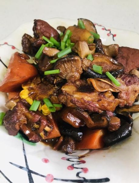 排骨香菇怎么做好吃_排骨香菇的做法大全-第1张图片-山城妙识