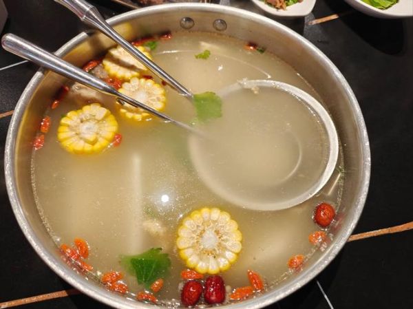 清汤火锅食材有哪些_清汤火锅配菜推荐-第1张图片-山城妙识