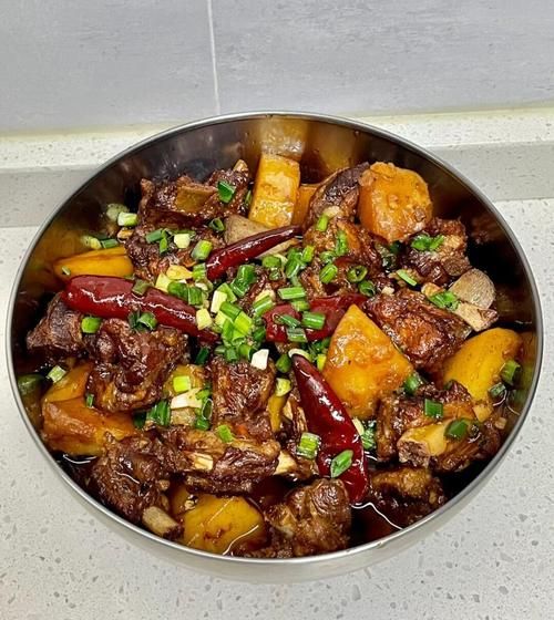 红烧排骨怎么做才好吃_红烧排骨焯水还是直接炒-第1张图片-山城妙识 红烧排骨怎么做才好吃_红烧排骨焯水还是直接炒-第1张图片-山城妙识