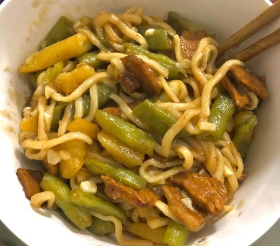 河南豆角焖面怎么做_豆角焖面不坨的秘诀-第1张图片-山城妙识