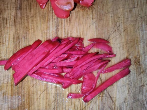 胭脂萝卜泡菜怎么做_胭脂萝卜泡菜腌制几天能吃-第3张图片-山城妙识