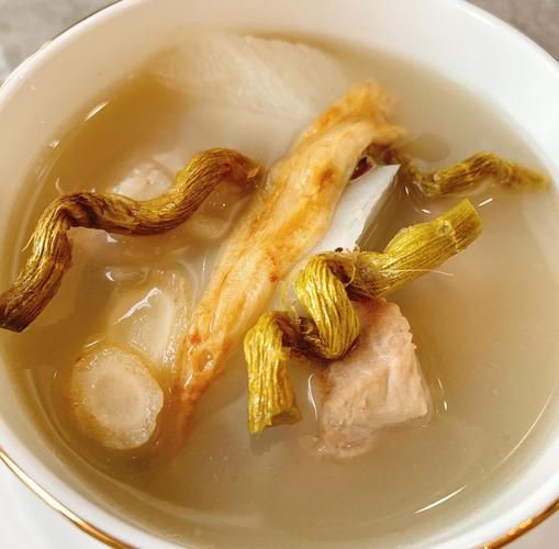 夏天煲什么汤清热解毒去火_适合全家喝的降火汤-第1张图片-山城妙识