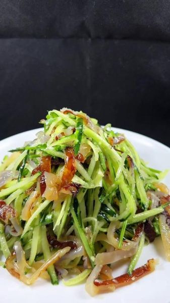 凉拌海蜇丝要不要焯水_焯水多久才脆嫩-第1张图片-山城妙识