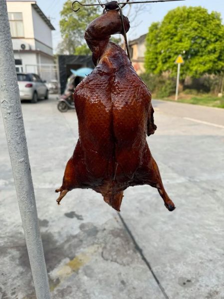 脆皮烧鸭怎么做_烧鸭皮脆的秘诀-第3张图片-山城妙识