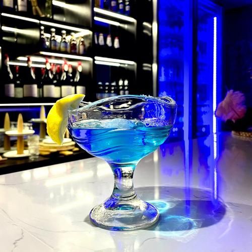 蓝色玛格丽特鸡尾酒做法_蓝色玛格丽特鸡尾酒配方-第1张图片-山城妙识