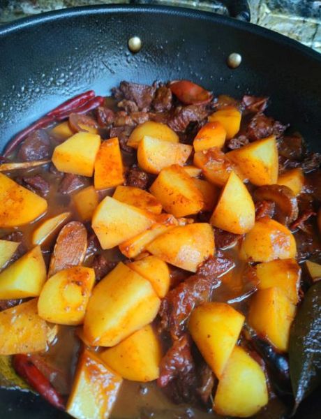 土豆炖牛肉最正宗的做法_家常土豆炖牛肉怎么做-第1张图片-山城妙识 土豆炖牛肉最正宗的做法_家常土豆炖牛肉怎么做-第1张图片-山城妙识