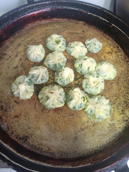 水煎包怎么捏褶不漏汤_水煎包包法图解-第1张图片-山城妙识