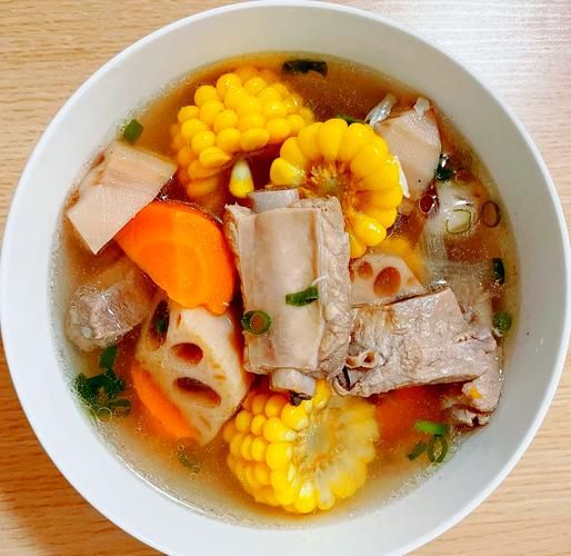 莲藕猪骨汤怎么做_莲藕猪骨汤要煲多久-第1张图片-山城妙识