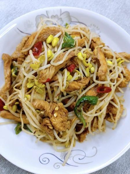 豆芽炒肉片怎么做_豆芽炒肉片热量高吗-第3张图片-山城妙识