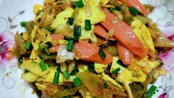 榨菜火腿炒鸡蛋怎么做_榨菜火腿炒鸡蛋窍门-第1张图片-山城妙识