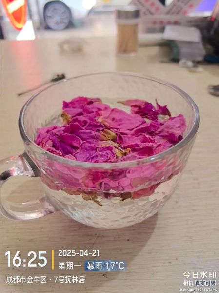 白梅花和玫瑰花泡水喝的功效_能长期喝吗-第3张图片-山城妙识