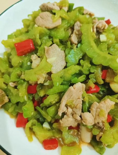 苦瓜炒肉怎么做不苦_苦瓜炒肉图片步骤-第1张图片-山城妙识 苦瓜炒肉怎么做不苦_苦瓜炒肉图片步骤-第1张图片-山城妙识