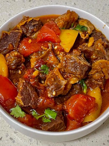 西红柿牛腩怎么做才软烂入味_西红柿牛腩的家常做法-第1张图片-山城妙识