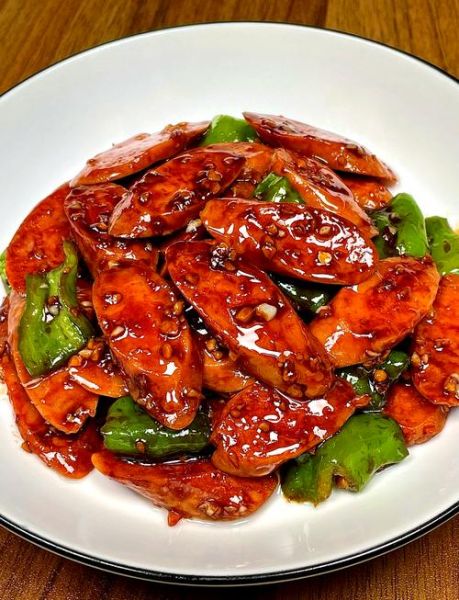 青椒炒火腿肠怎么炒好吃_青椒炒火腿肠家常做法-第2张图片-山城妙识