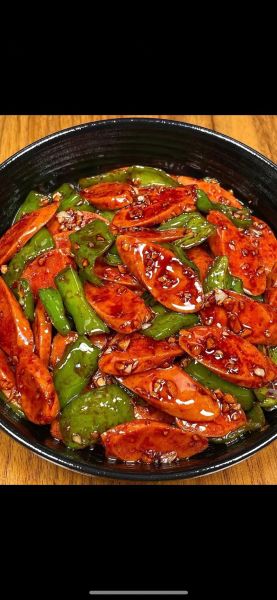 青椒炒火腿肠怎么炒好吃_青椒炒火腿肠家常做法-第1张图片-山城妙识
