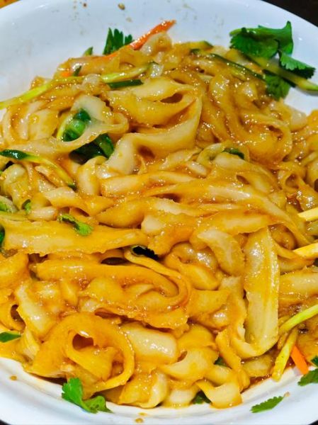 刀削面怎么和面_刀削面削面技巧-第2张图片-山城妙识