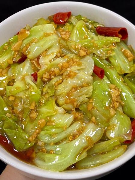 手撕包菜炒五花肉怎么做_手撕包菜炒五花肉的家常做法-第2张图片-山城妙识