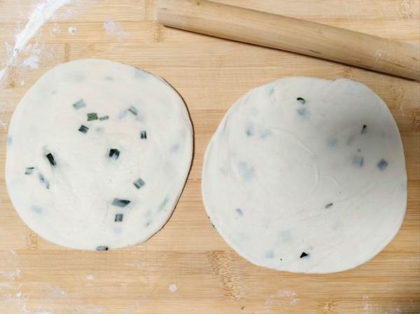 广东葱油饼怎么做_家常做法步骤详解-第1张图片-山城妙识