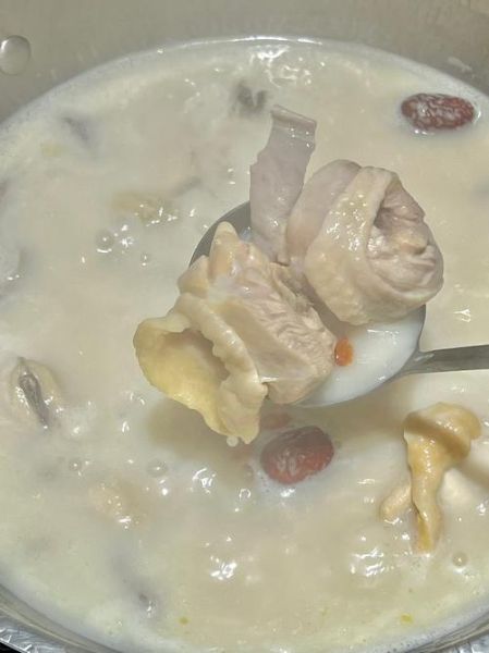 夏天猪肚鸡煲什么好_夏天猪肚鸡搭配什么食材-第2张图片-山城妙识 夏天猪肚鸡煲什么好_夏天猪肚鸡搭配什么食材-第2张图片-山城妙识