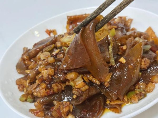 红薯粉皮怎么做好吃_红薯粉皮的家常做法-第1张图片-山城妙识