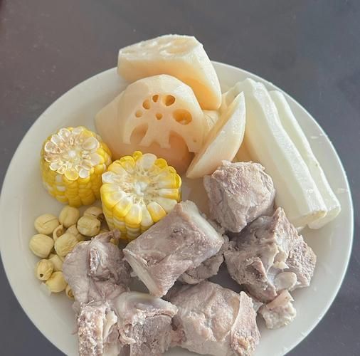 玉米莲藕排骨汤的功效与作用_孕妇能喝吗-第3张图片-山城妙识 玉米莲藕排骨汤的功效与作用_孕妇能喝吗-第3张图片-山城妙识