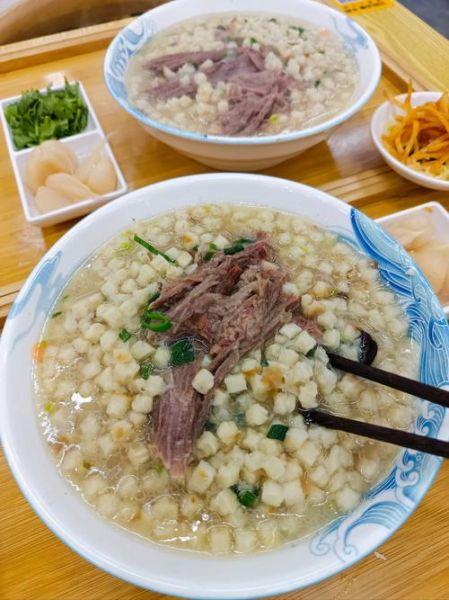 羊肉泡馍的由来是什么_羊肉泡馍怎么做才正宗-第1张图片-山城妙识 羊肉泡馍的由来是什么_羊肉泡馍怎么做才正宗-第1张图片-山城妙识