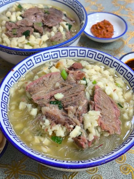 羊肉泡馍的由来是什么_羊肉泡馍怎么做才正宗-第2张图片-山城妙识 羊肉泡馍的由来是什么_羊肉泡馍怎么做才正宗-第2张图片-山城妙识