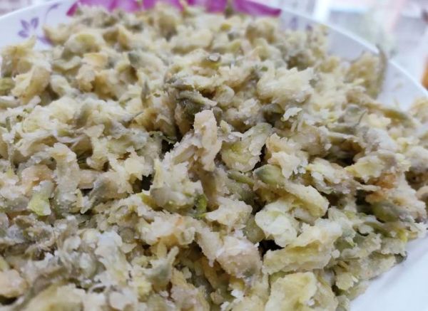 冻过的槐花还能蒸着吃吗_冷冻槐花蒸制技巧-第1张图片-山城妙识 冻过的槐花还能蒸着吃吗_冷冻槐花蒸制技巧-第1张图片-山城妙识