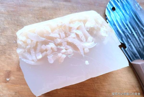 肉皮冻怎么熬_肉皮冻熬多久才透明-第3张图片-山城妙识