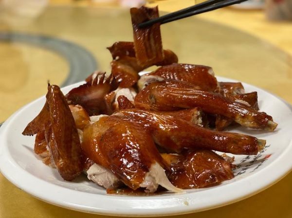 烧鸡的做法和配料视频_如何做出皮脆肉嫩-第1张图片-山城妙识 烧鸡的做法和配料视频_如何做出皮脆肉嫩-第1张图片-山城妙识